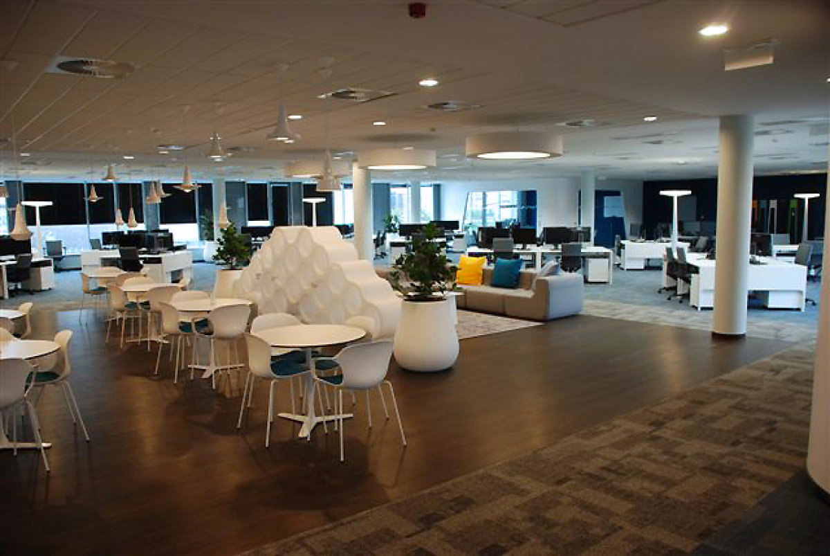 Dealogic - Hungary | Projects | Prandina Srl